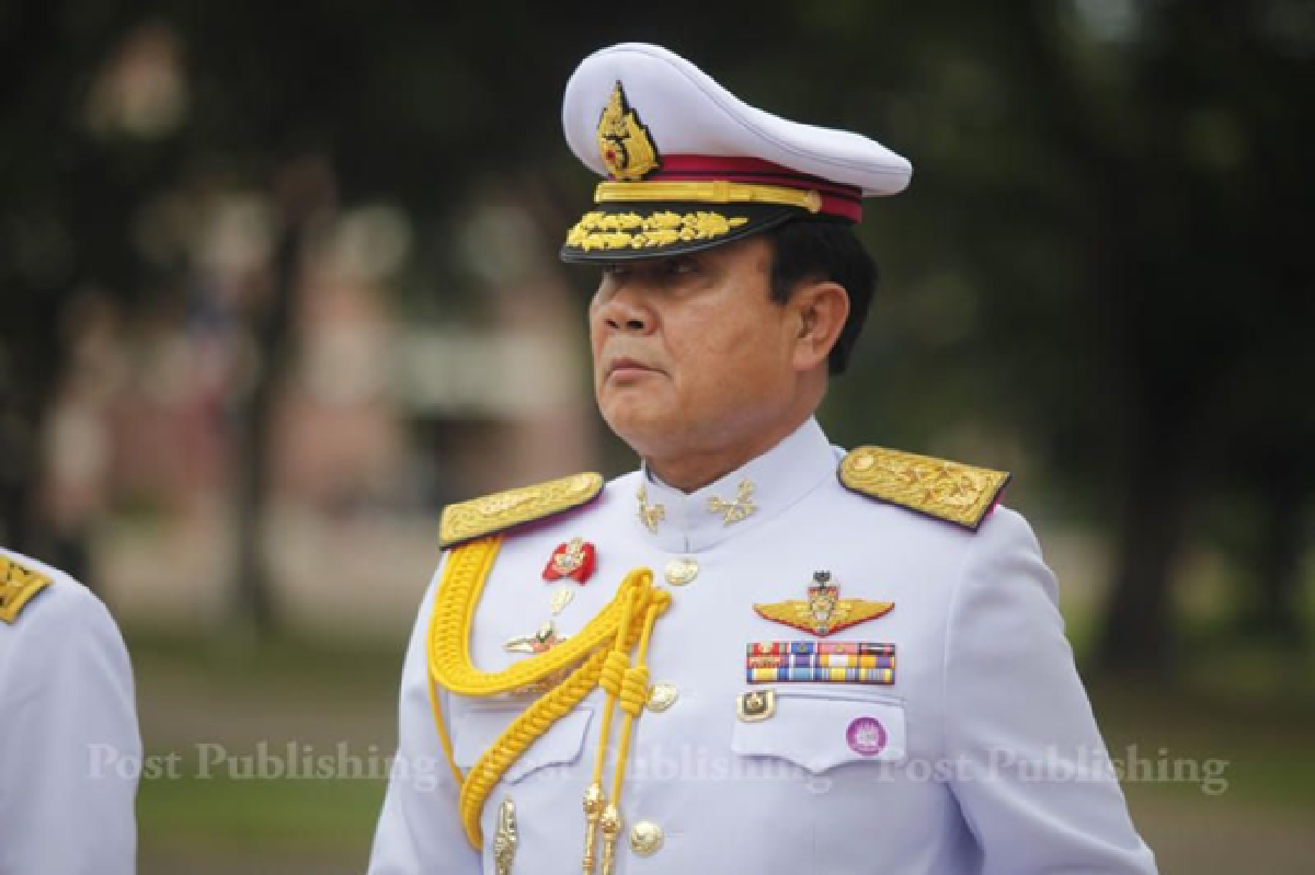 PM Prayuth receives royal command