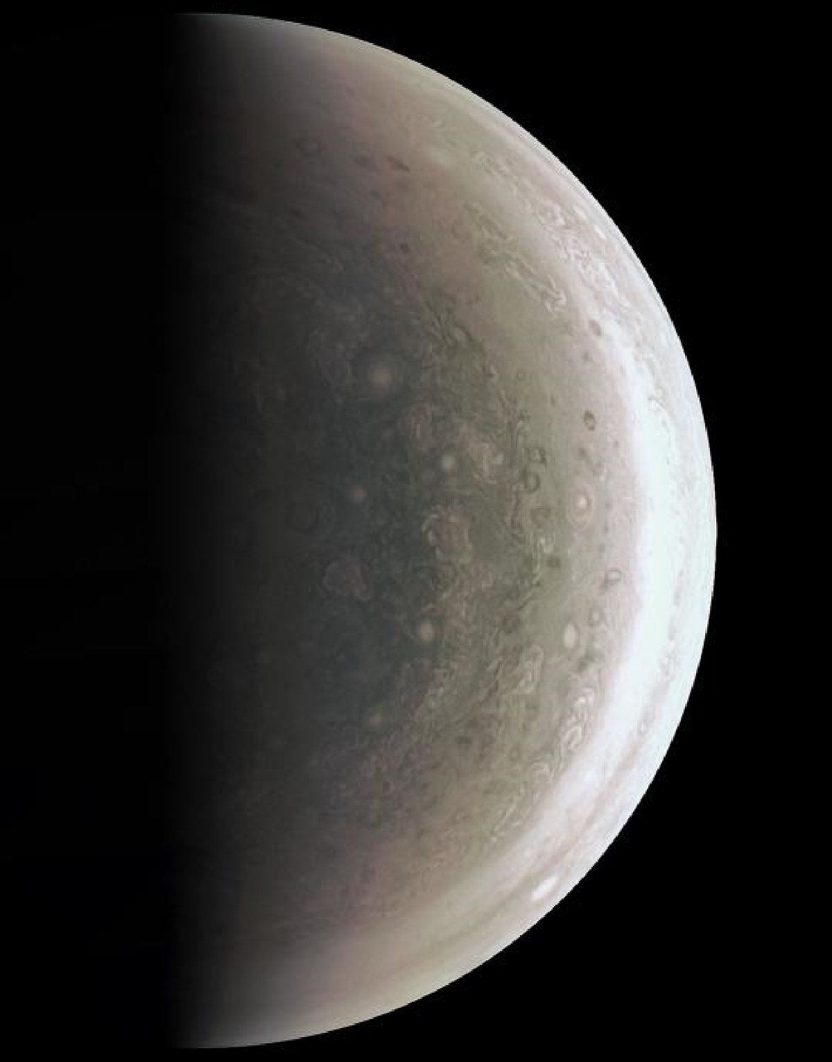 First close-up photos of Jupiter revealed