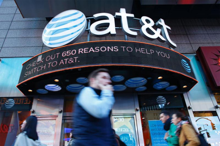 ว่าที่ผู้นำมะกันโจมตีผูกขาดธุรกิจ AT&T รวบวอร์เนอร์สะเทือนวงการ