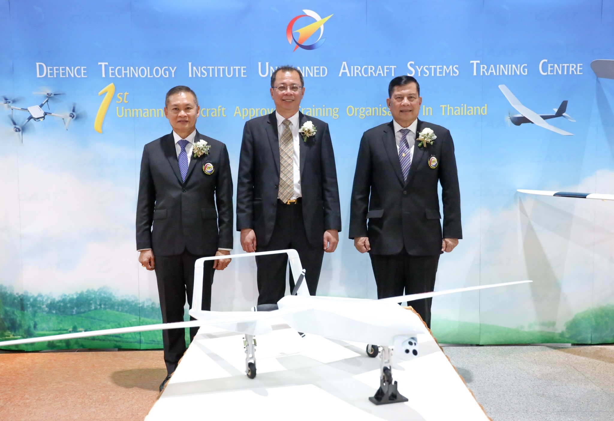 ศูนย์ฝึกอบรมระบบอากาศยานไร้คนขับ สถาบันเทคโนโลยีป้องกันประเทศ (Defence ...