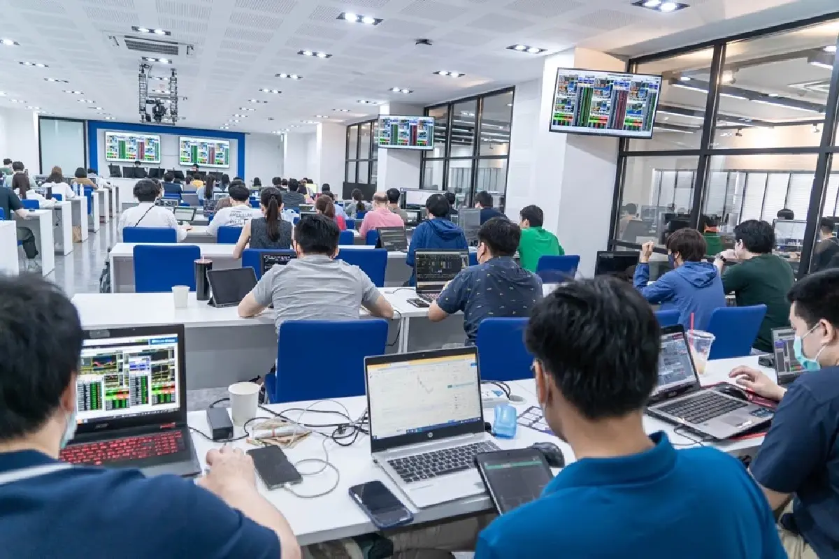 “Super Trader Republic” สถาบันผู้ปั้นเทรดเดอร์มือทอง