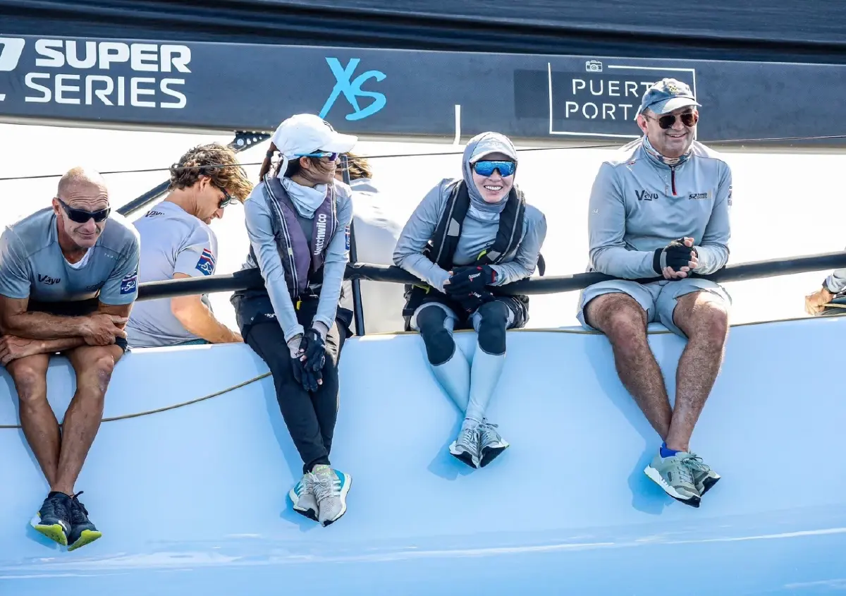 พระราชินี ทรงฝึกซ้อมเรือใบ เพื่อทรงร่วมแข่งขันรายการ TP 52 Super Series ...