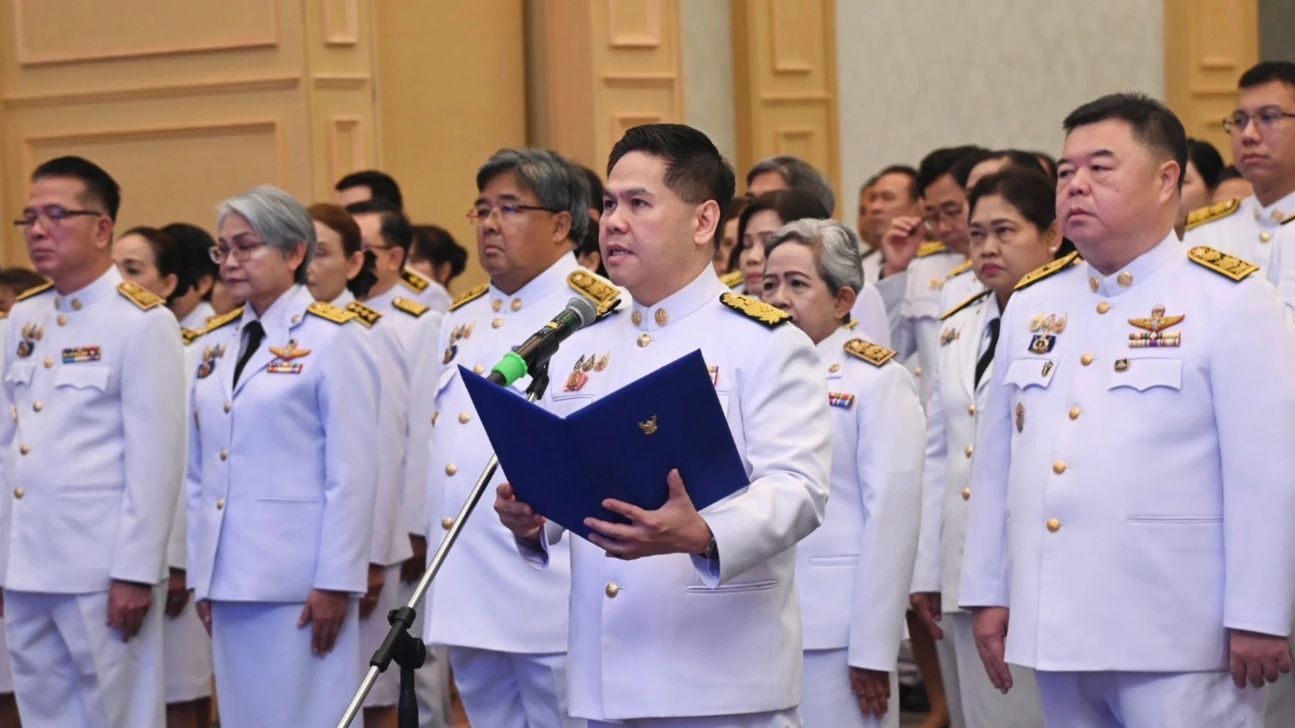 Warawut Silpa-archa Leads Civil Service Fee in Honoring Her Majesty ...